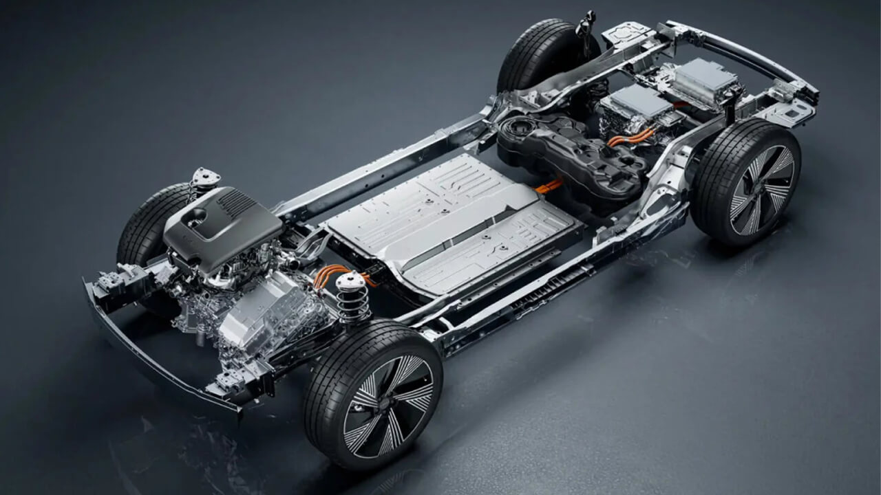 Lynk & Co 08 – Powerful Hybrid SUV with a 245 km EV Range